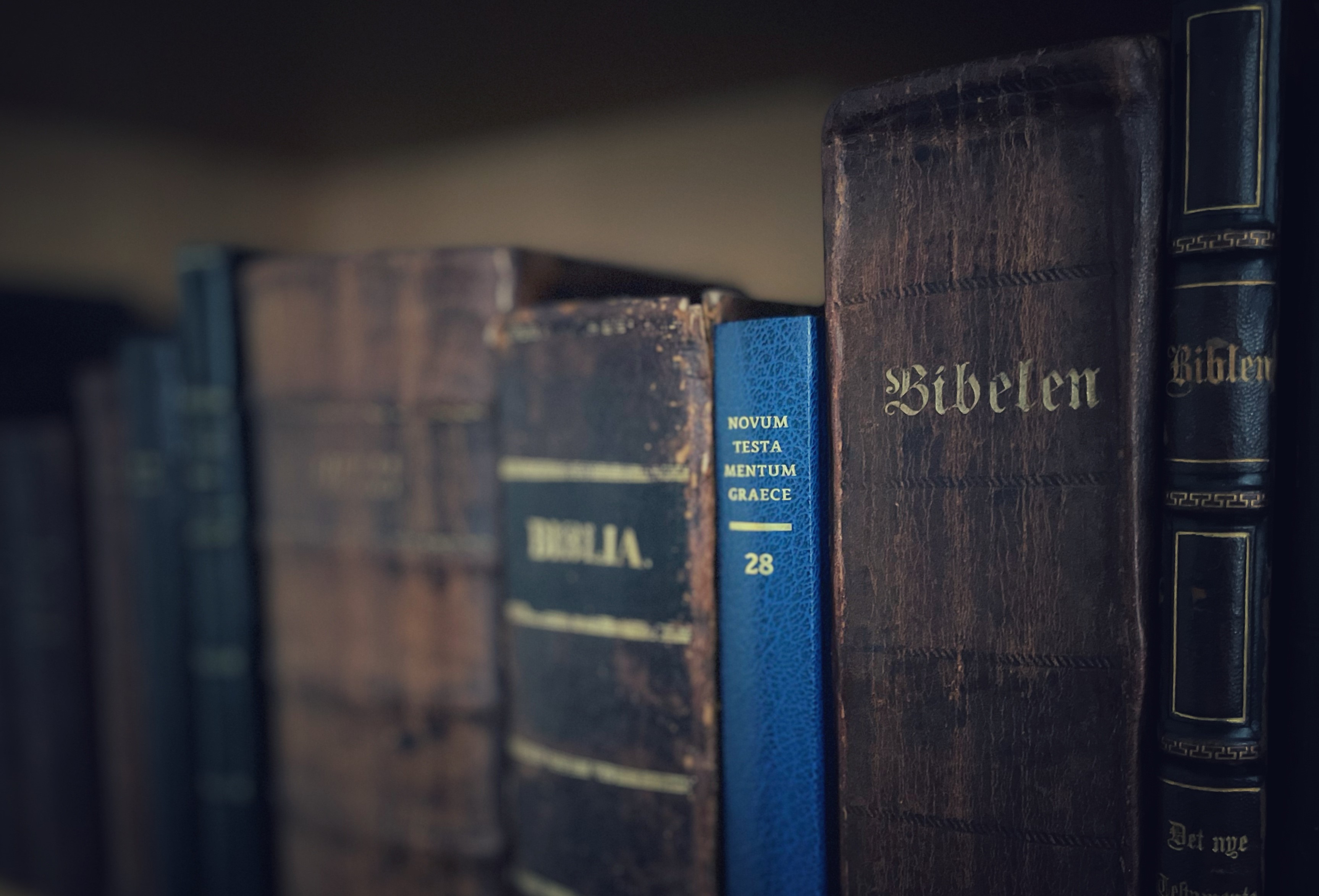 Gamle danske bibler og Novum Testamentum Graece | Bibelselskabet