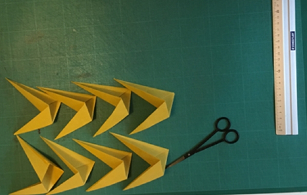 Fold en origami-julestjerne til vinduet | Bibelselskabet